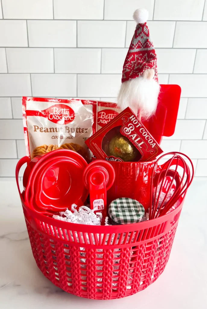 25+ Easy DIY Christmas Gift Basket Ideas That Look Crazy Expensive ...