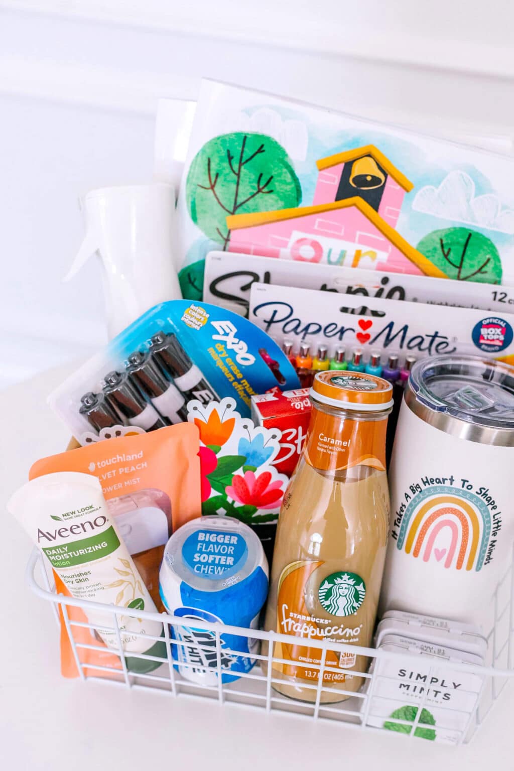 25+ Easy DIY Christmas Gift Basket Ideas That Look Crazy Expensive ...