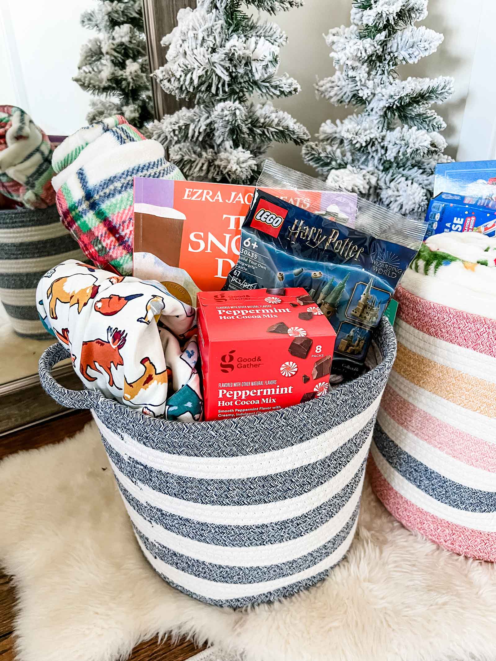 25+ Easy DIY Christmas Gift Basket Ideas That Look Crazy Expensive ...